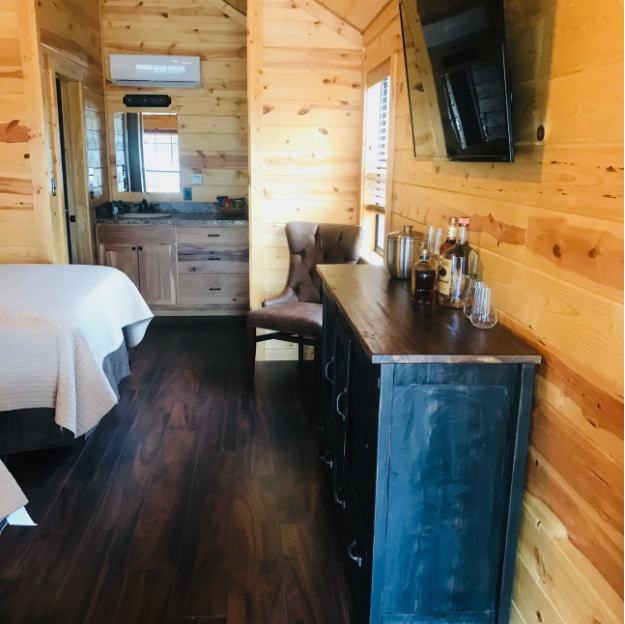 Drivetanks.com - Lodging - "The Barracks"