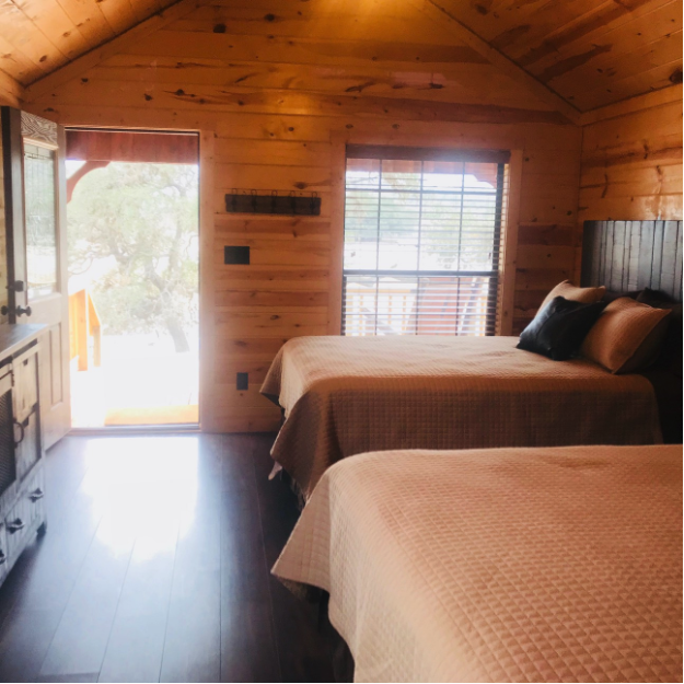 Drivetanks.com - Lodging - "The Barracks"