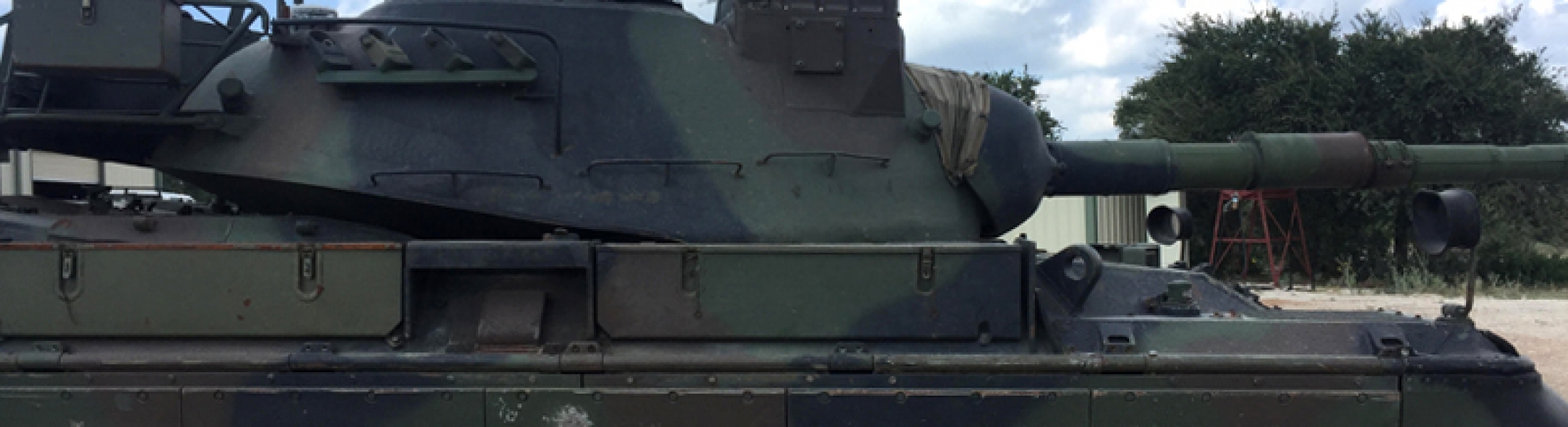 Leopard Tank Images - DriveTanks.com